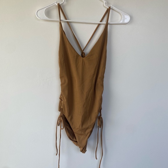 L Space Swim Lspace Camel One Piece Swimsuit Size 6 Poshmark
